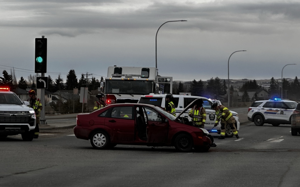 Update: Collision holding up traffic on the north end of Okotoks - OkotoksOnline.com - Local ...